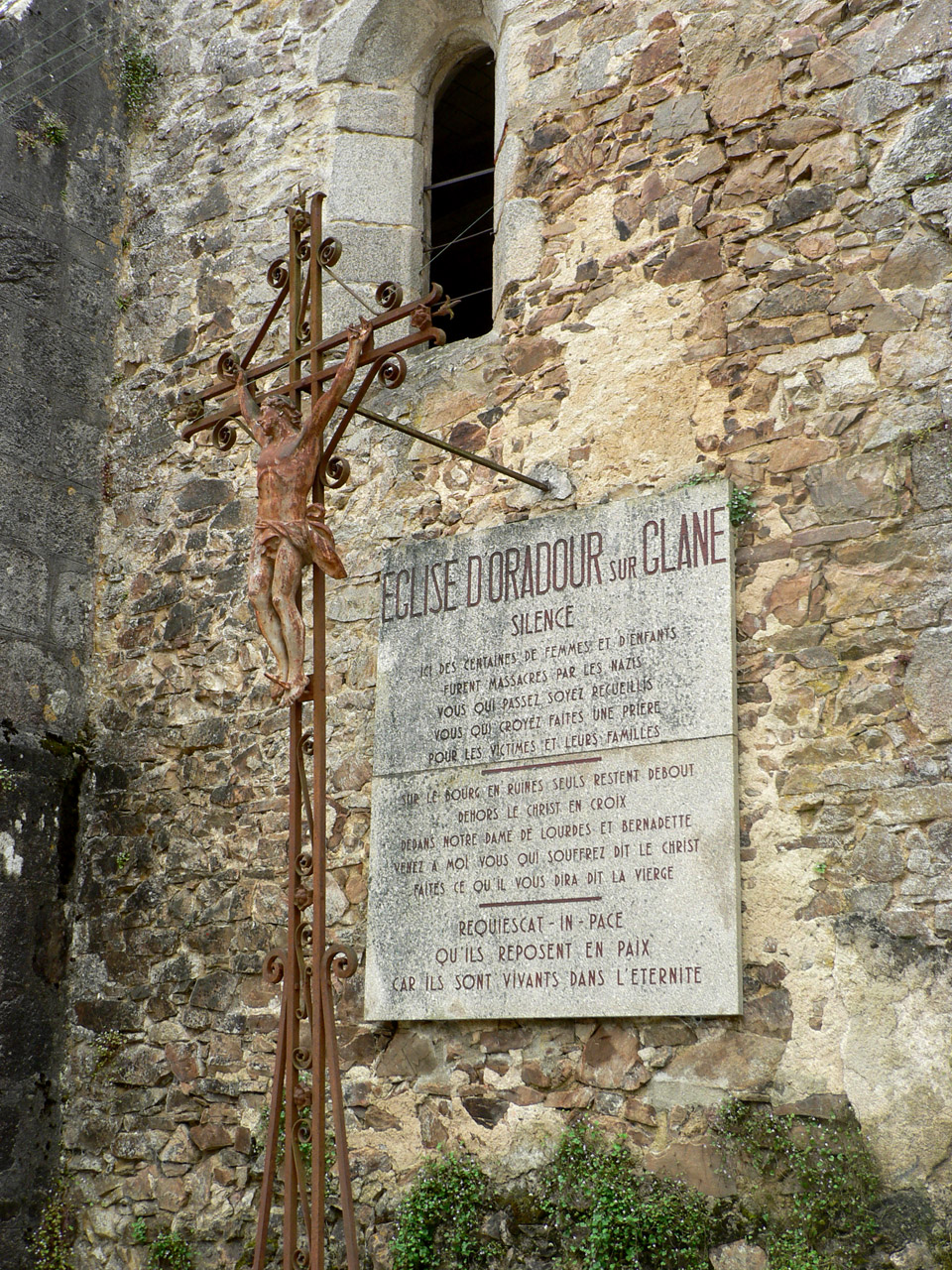 Riding With Dave: The Beauty Of Angles-sur-l'Anglin And The Horror Of ...