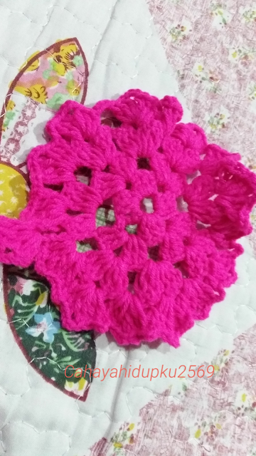 CAHAYA HIDUPKU: Semakin Ralit Dia MENGAIT Benang Tu 😆😊