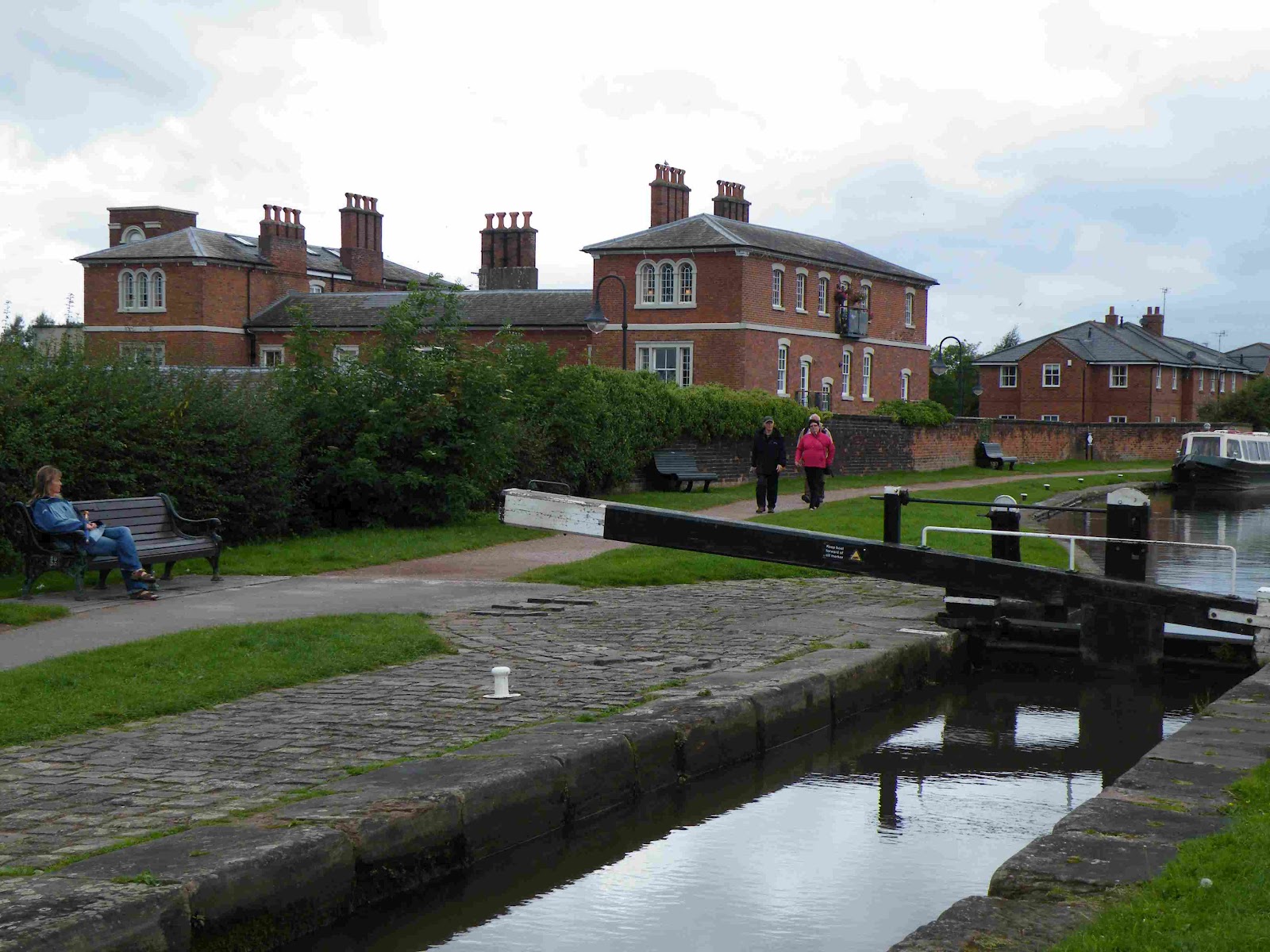 Travelling the Canals of England: September 2012