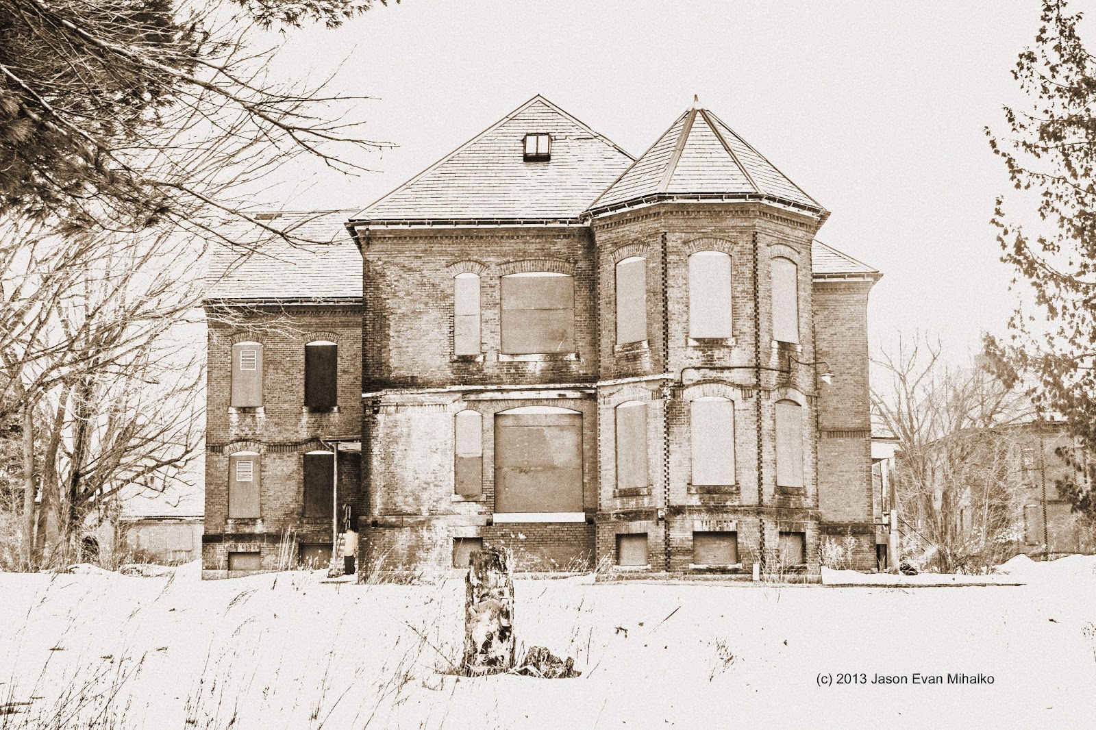 The Irreverent Psychologist: Hidden From View: Medfield Insane Asylum