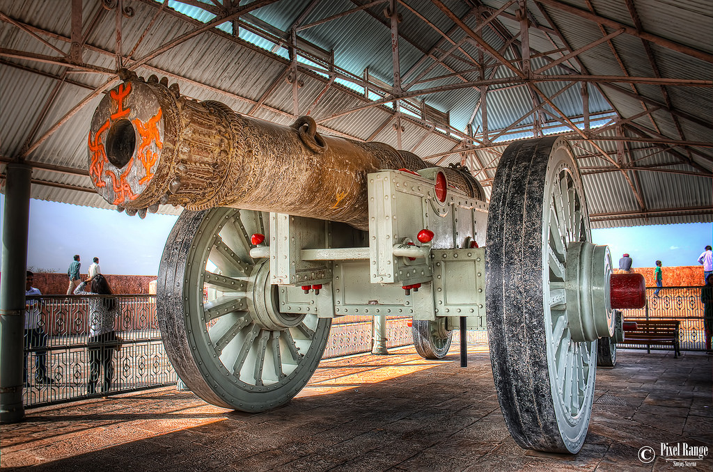 The Jaivana cannon, the world's ''largest cannon on wheels'' ever built ...