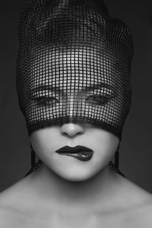 Beautiful colorful pictures and Gifs: Beautiful Mask Photography.