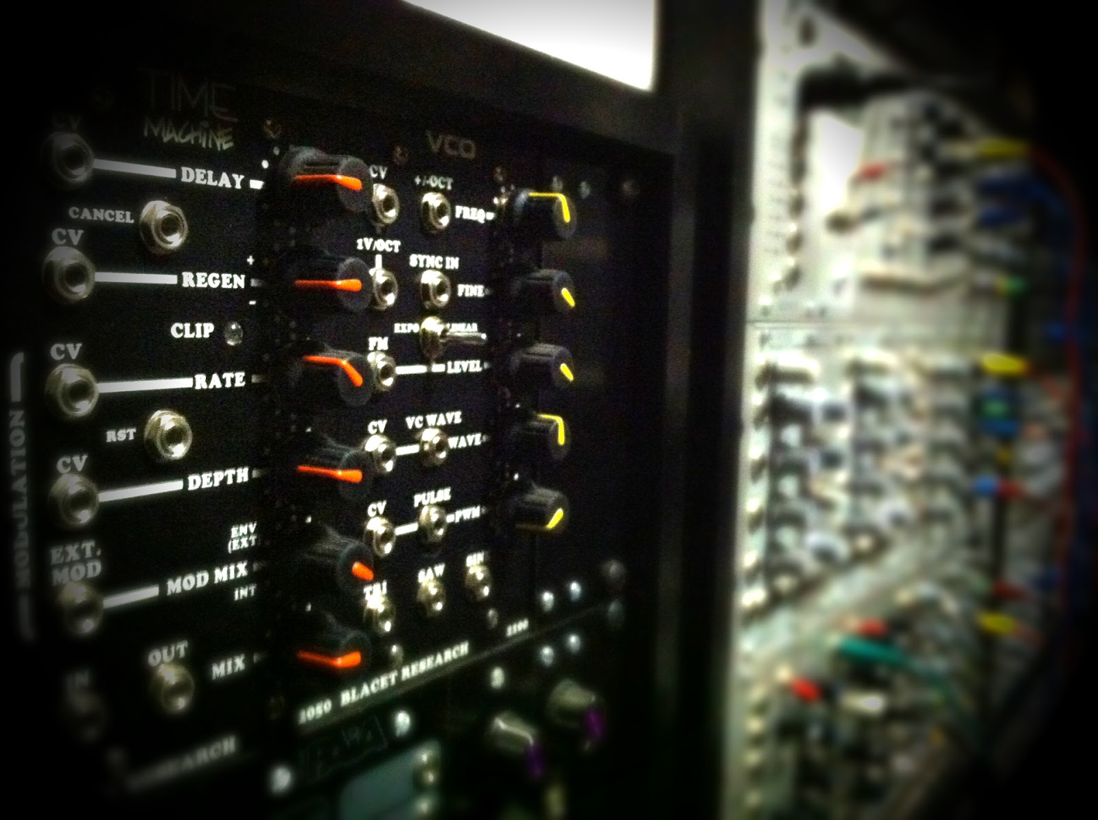 Modular experiments: Octave Switching and Waveshaping with the Blacet ...