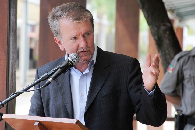 Esteio: o click Indiscreto do dia a dia 2021 : Prefeito de Esteio é ...