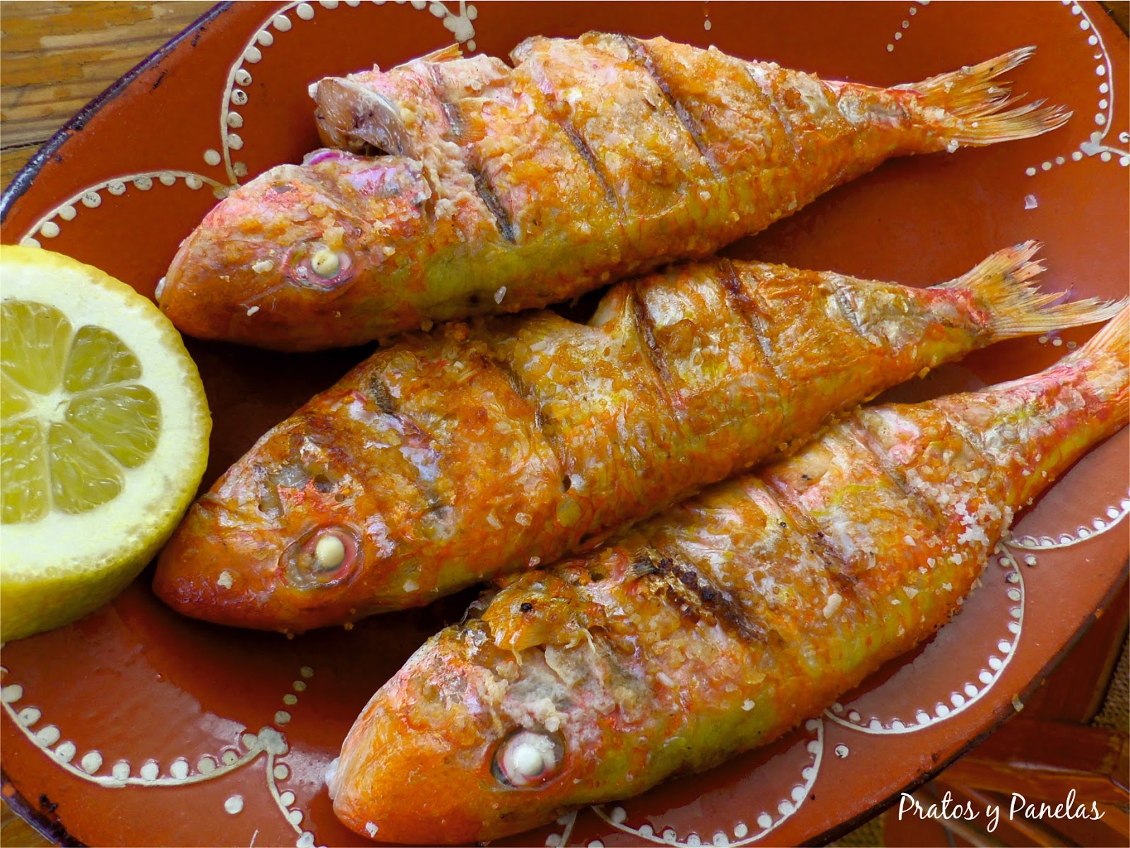 Pratos y Panelas: Xarém de Lingueirão com Salmonetes na Brasa