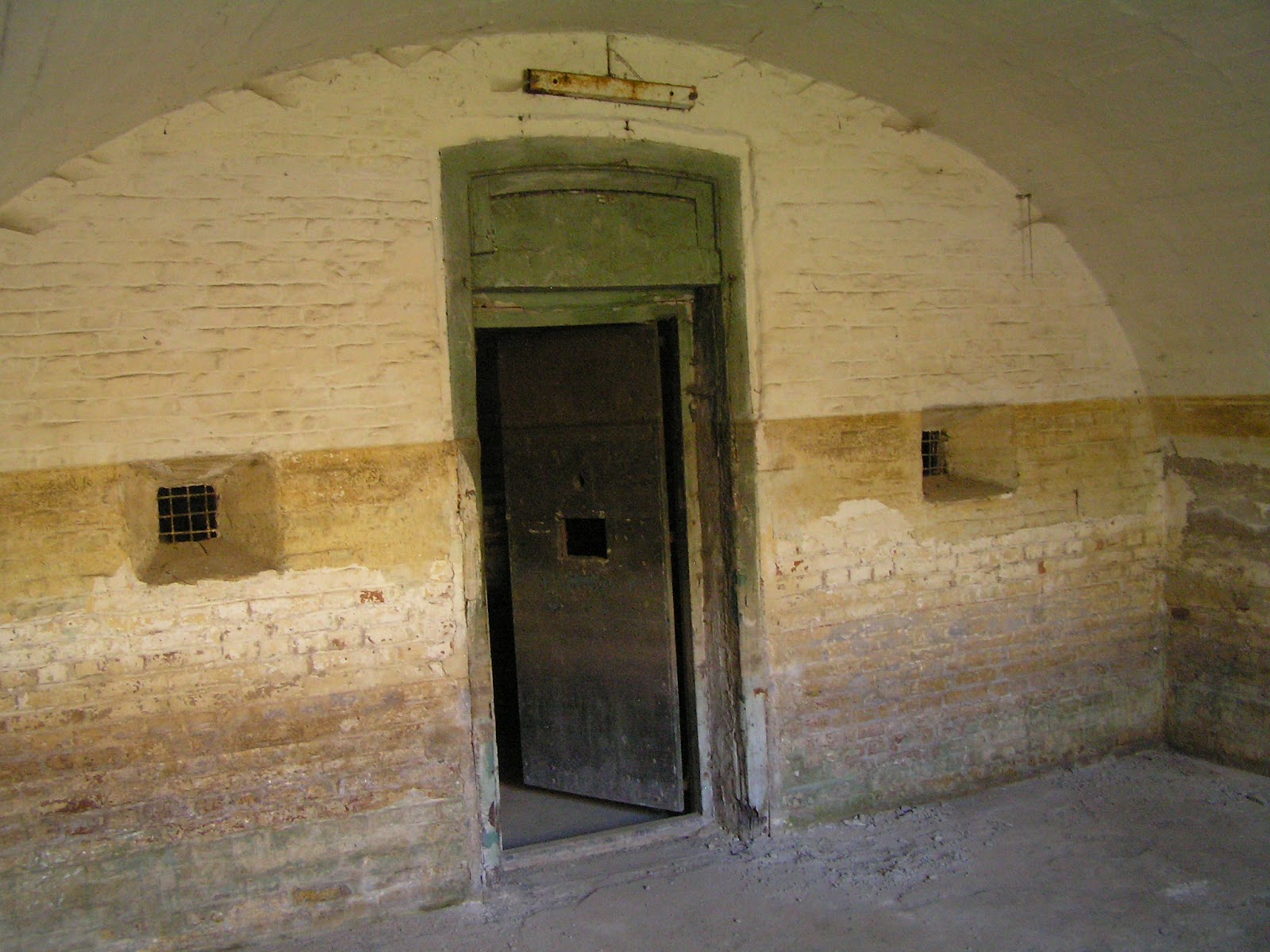 Despre usi: Închisoarea Jilava