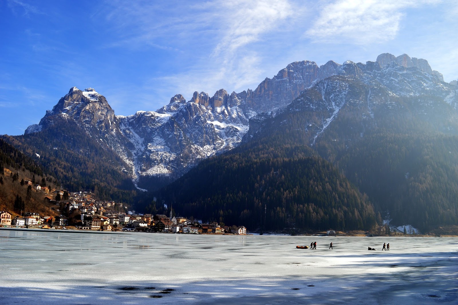 Il giro del lago di Alleghe e la cascata di Masarè - Montagna di Viaggi