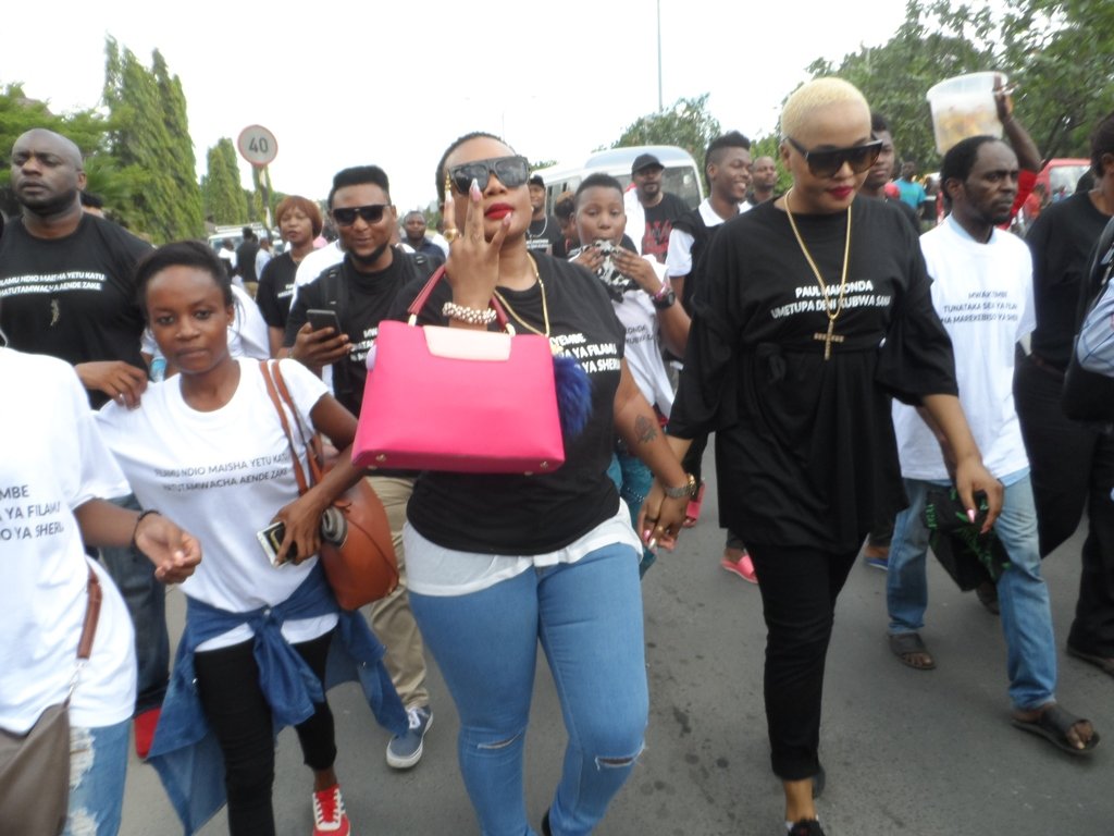 WASANII WA BONGO MOVIE WAANDAMANA KARIAKOO - Habari Switch