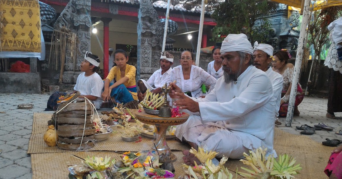 HINDU DI BALI: Banten sebagai simbul Upacara dalam Agama Hindu