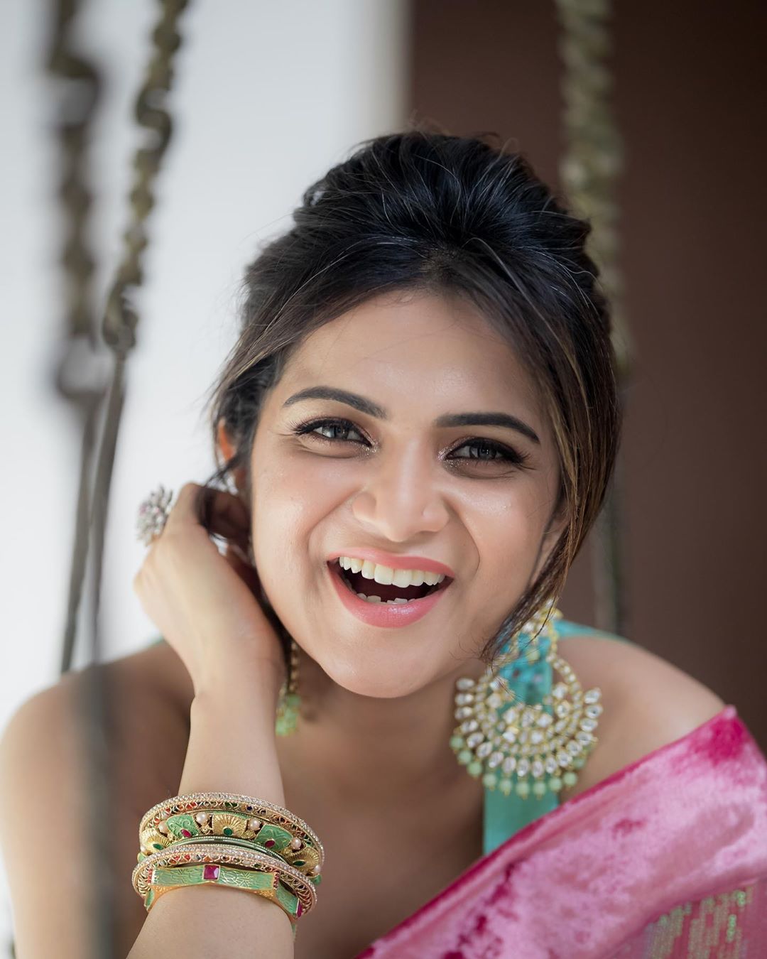 Anchor DD Divyadarshini Glam Pink Saree Photoshoot