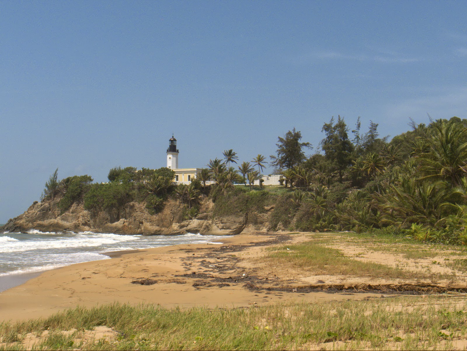 Caminando Por la Playa Larga de Maunabo