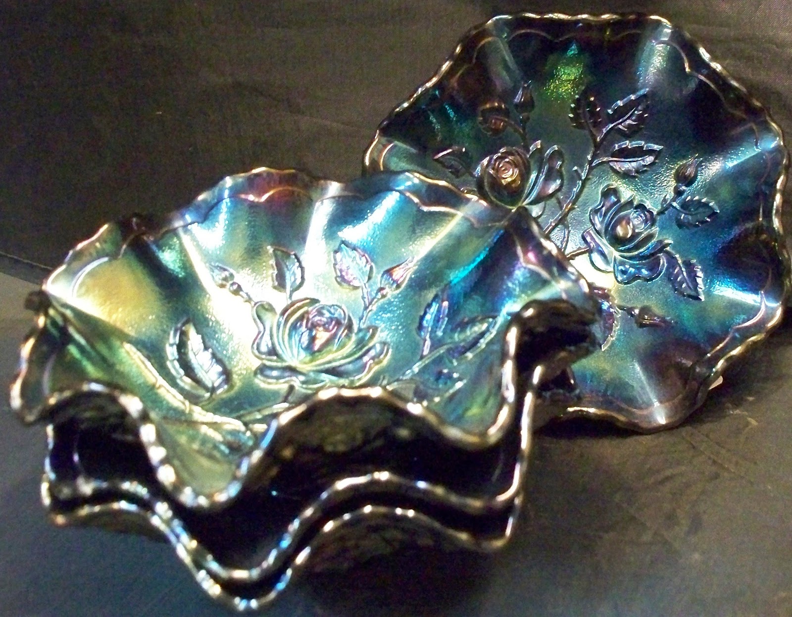 Antiques Attic: Carnival Glass