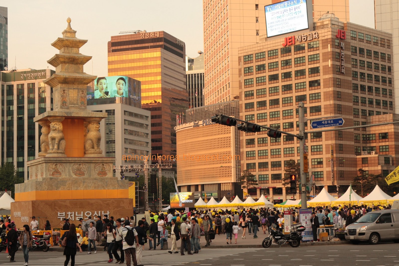 A Pinoy in Korea: The Very Colorful Lotus Lantern Parade!