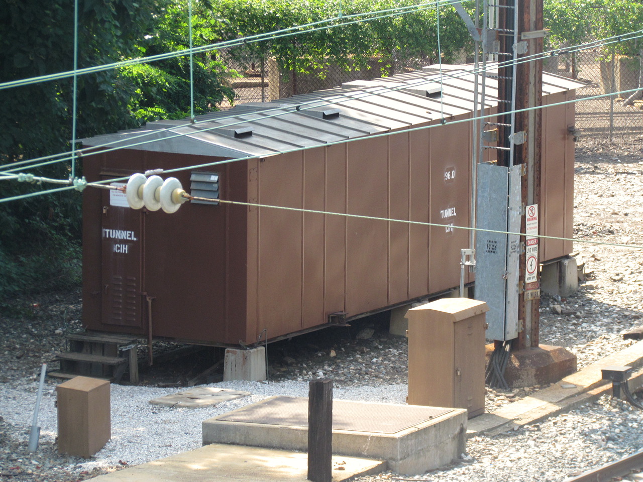 The Position Light: Signs! Signs! Everywhere a Sign! - Eastern ...