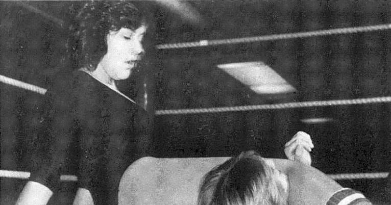 Womens Pro Wrestling: Nicky Monroe vs Tracey Kemp - Womens Wrestling UK