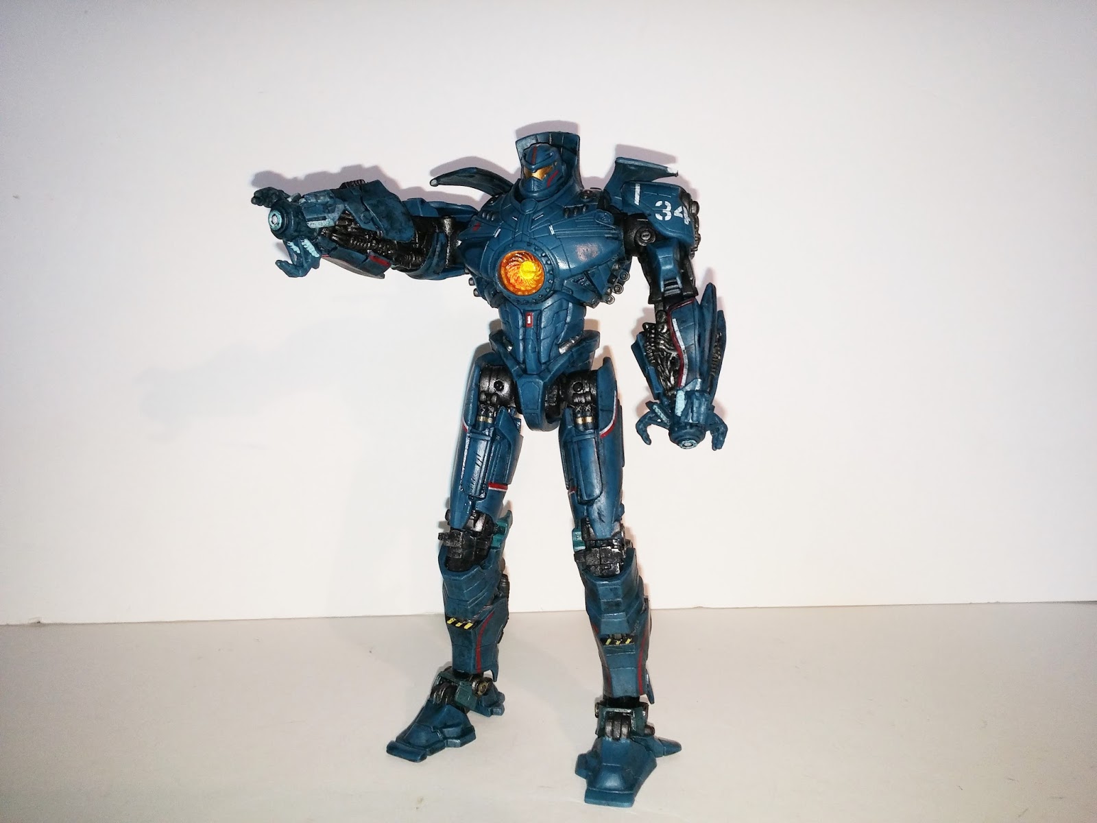 The Gryphon's Lair : NECA ULTIMATE LADY DANGER - Figure Review