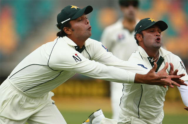 World Sports Picture: Catch Dropped in Cricket