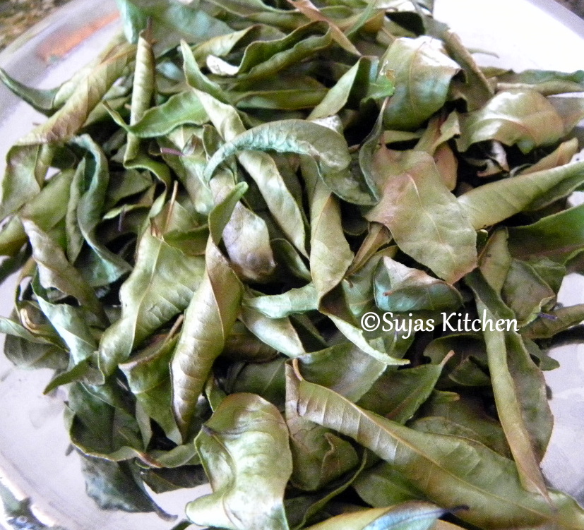 Sujas Kitchen: Kariveppillai Podi / Spiced Curry leaf Powder