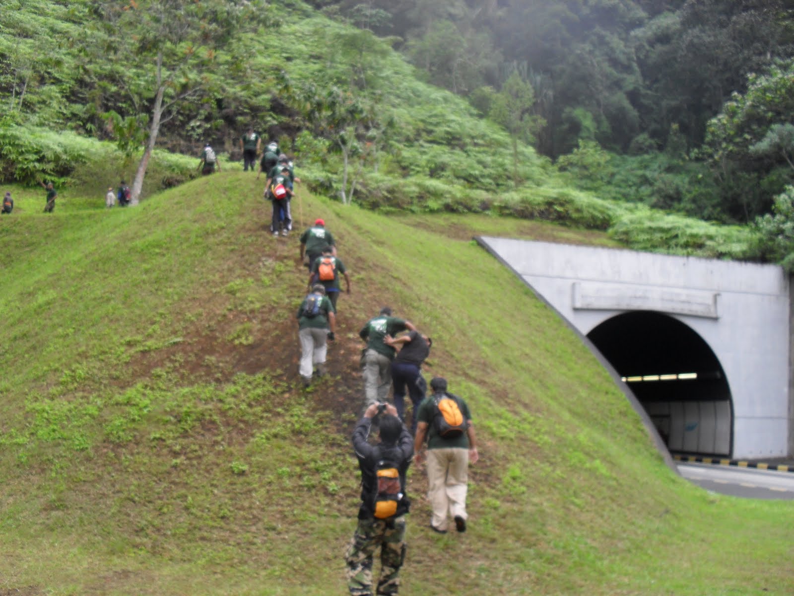 X Treme Generation Eksplorasi Puncak Terowong Menora