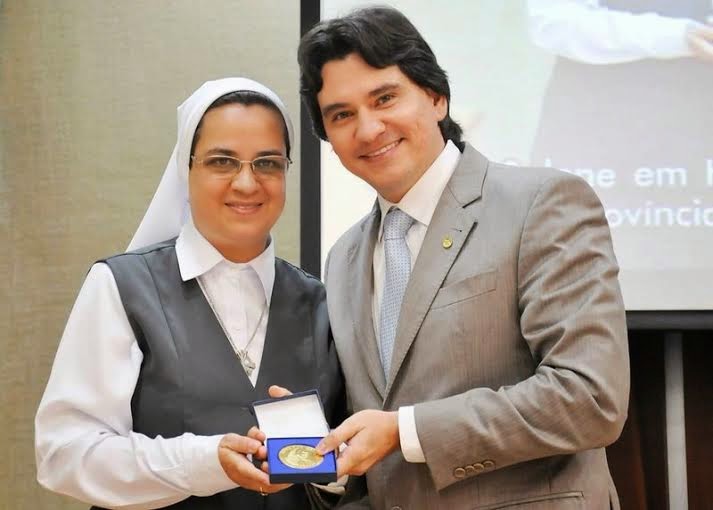 Rabiscos do Samuel Junior: George Soares recebe comenda madre Francisca ...