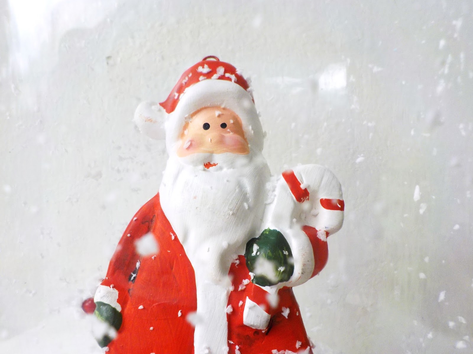 OnePerfectDay: DIY Santa Snow Globe