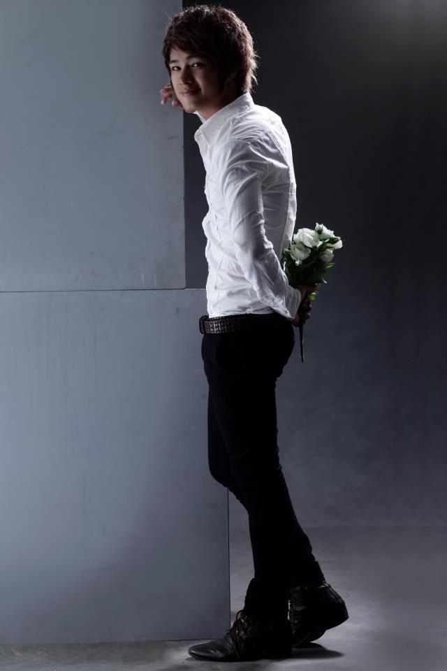 M y a n m a r H u n k s: Aung Lay