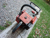 VINTAGE CHAINSAW COLLECTION: HOMELITE GROUP OF SAWS.