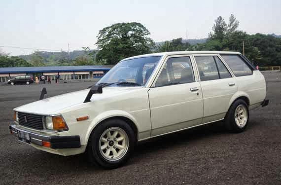 Toyota Corolla DX Wagon Tahun 1981 | Gambar Mobil Klasik dan Antik