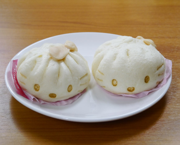 Impress Moment: HeLLo KiTTy STeaMeD BuN, KaWaiii....
