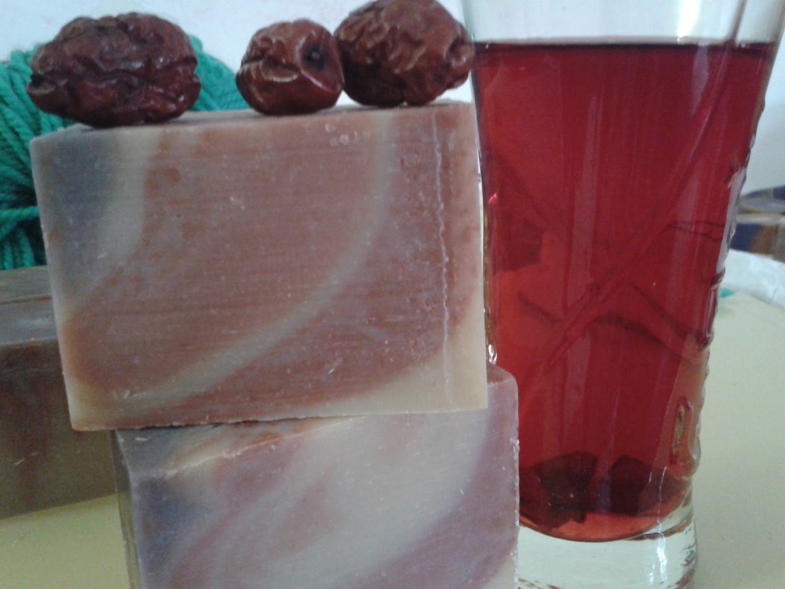 BareFootOnGrass: Roselle Red Dates Soap 洛神红枣滋润皂