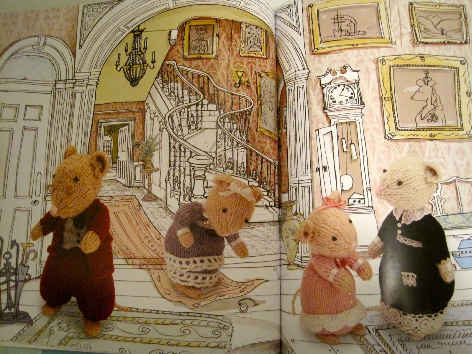 Good Books For Young Souls: MOUSETON ABBEY? YES! YOU READ THAT CORRECTLY...