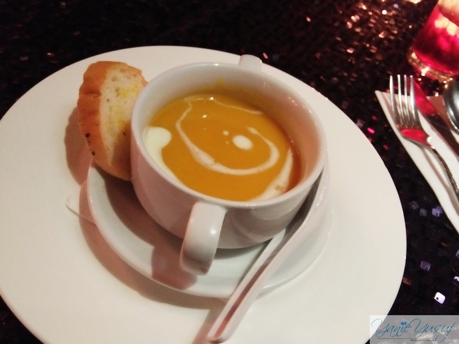 YanieYusuf: Sambutan Ulangtahun di Flora Cafe