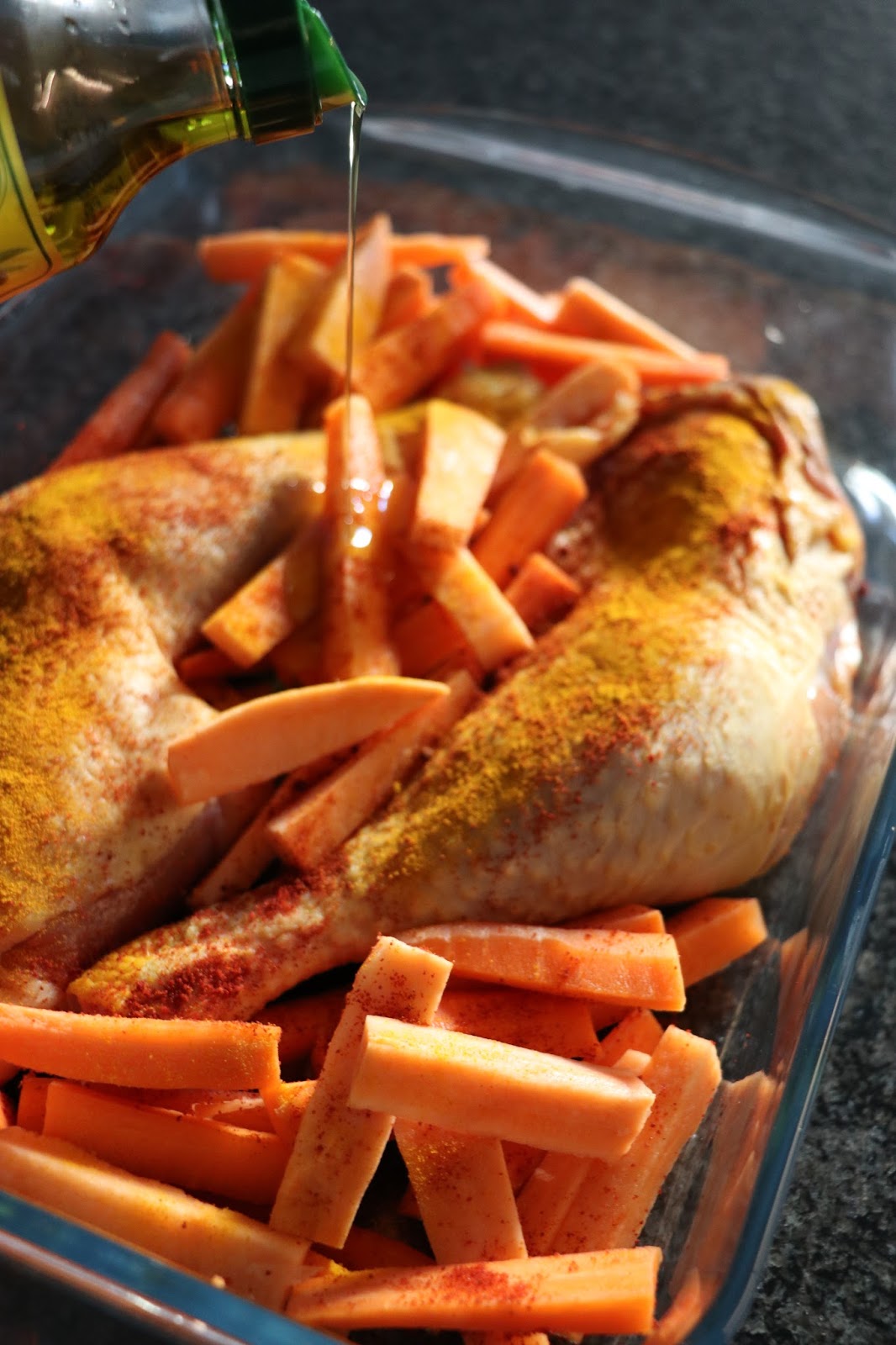 The Cook Time: Cuisses de poulet aux épices, frites de carottes et ...