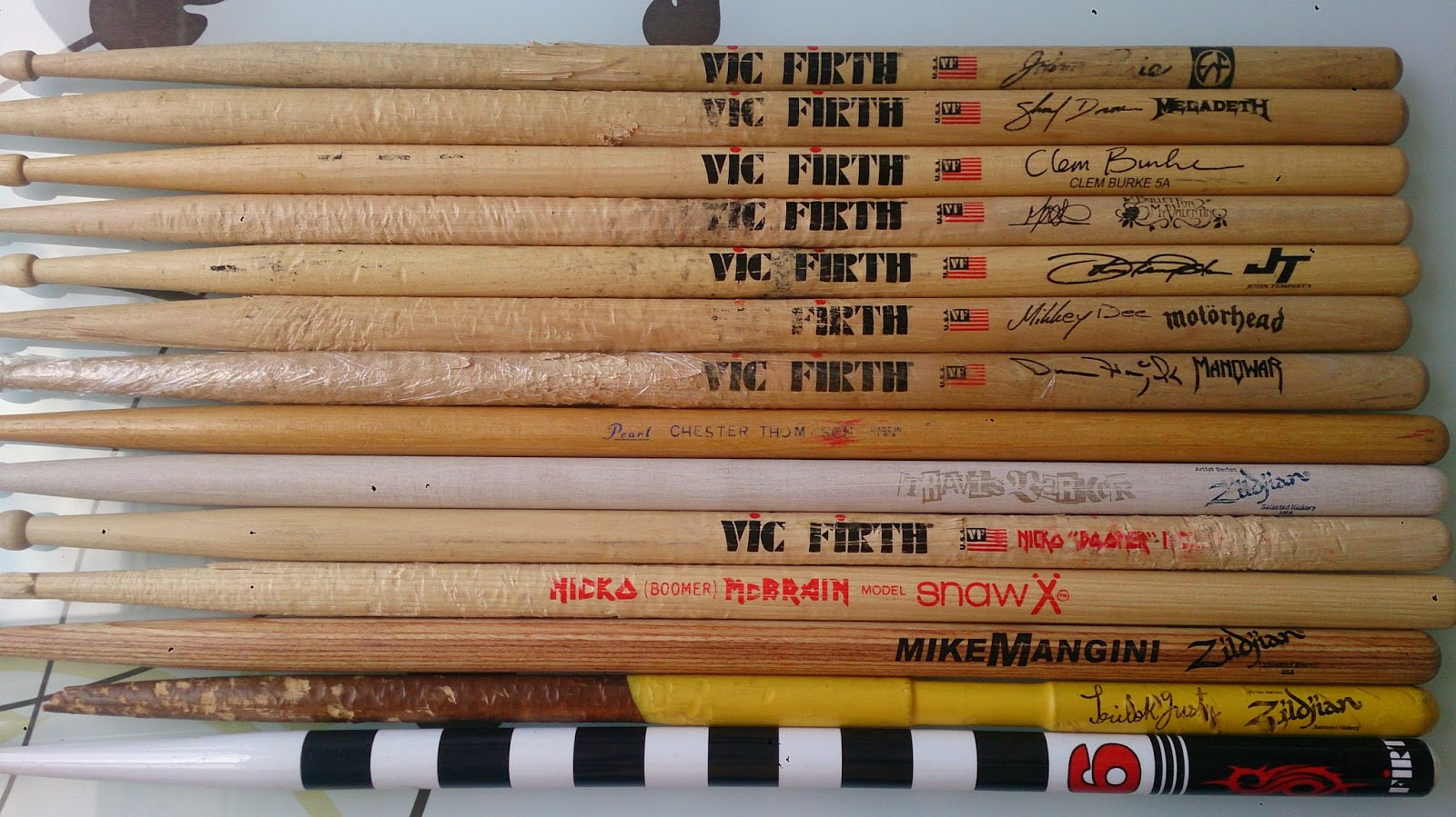 Pena Koleksiyoncusu: Trade Drum Sticks