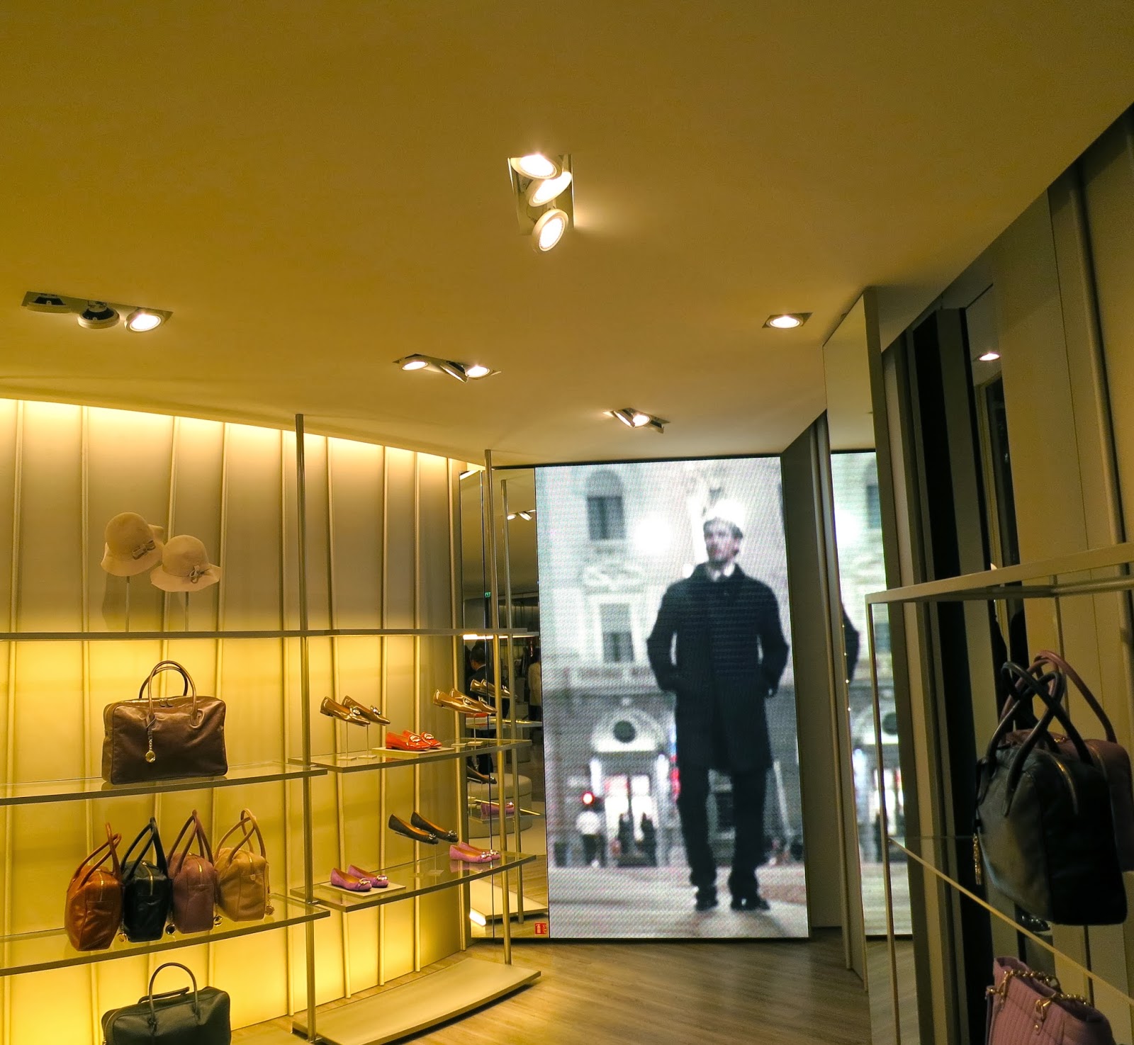 INTERNATIONAL LUXURY CONSULTING: ARMANI Collezioni …DAVID SALZ ( ARMANI ...