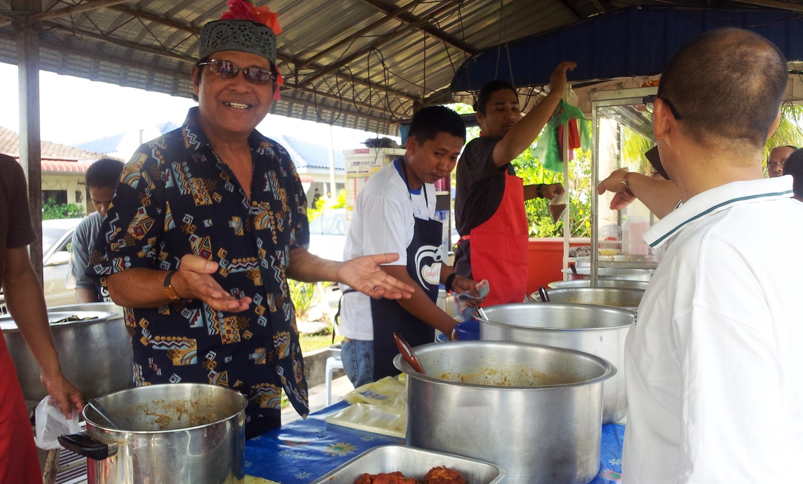 OMAR M. HASHIM (OMARA): Datuk L. Ramlie Sibuk Dengan Perniagaannya