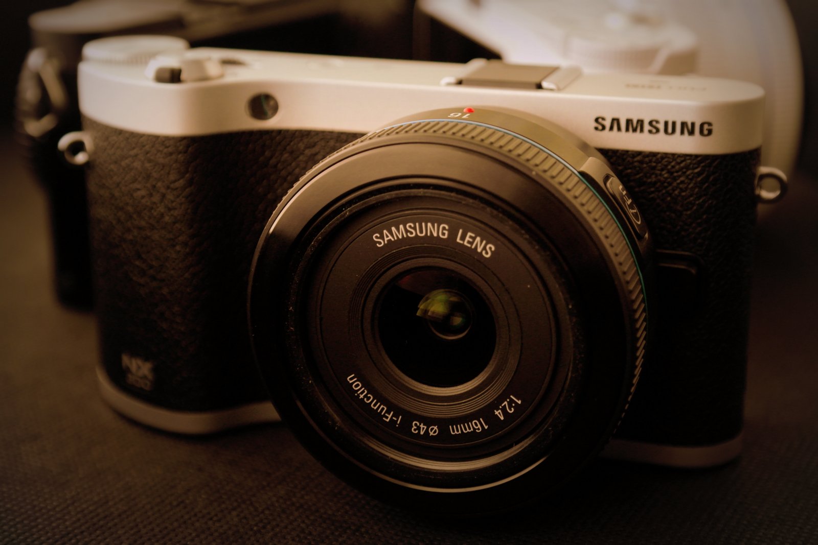 Samsung NX300 Review: A Leap for NX-Series Mirrorless Camera