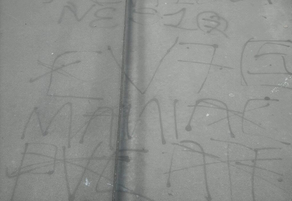 sureno 13 gangs graffiti: Compton varrio 70 ( tls )