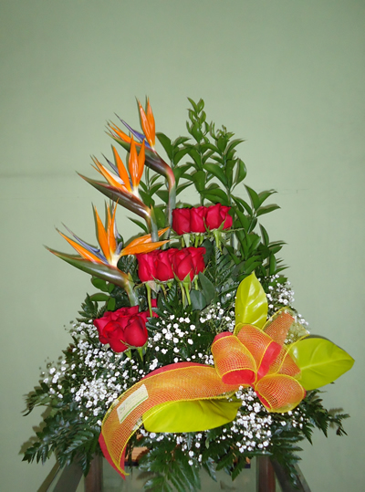 Floristería Hojas Blancas: HERMOSO ARREGLO PARA RIFAR