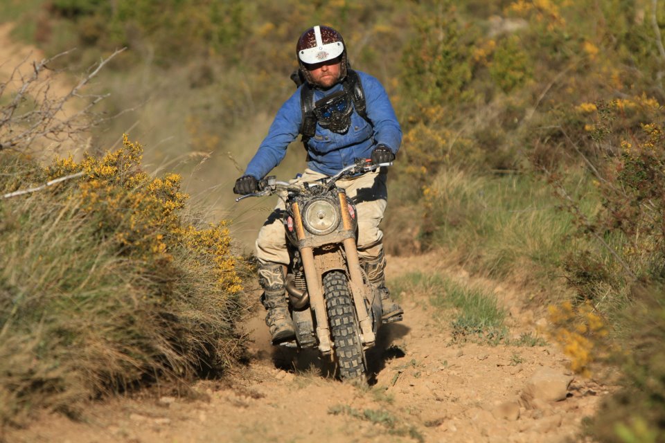 VOROMV Moto: La Triumph The Rumbler en acción... afortunado propietario...