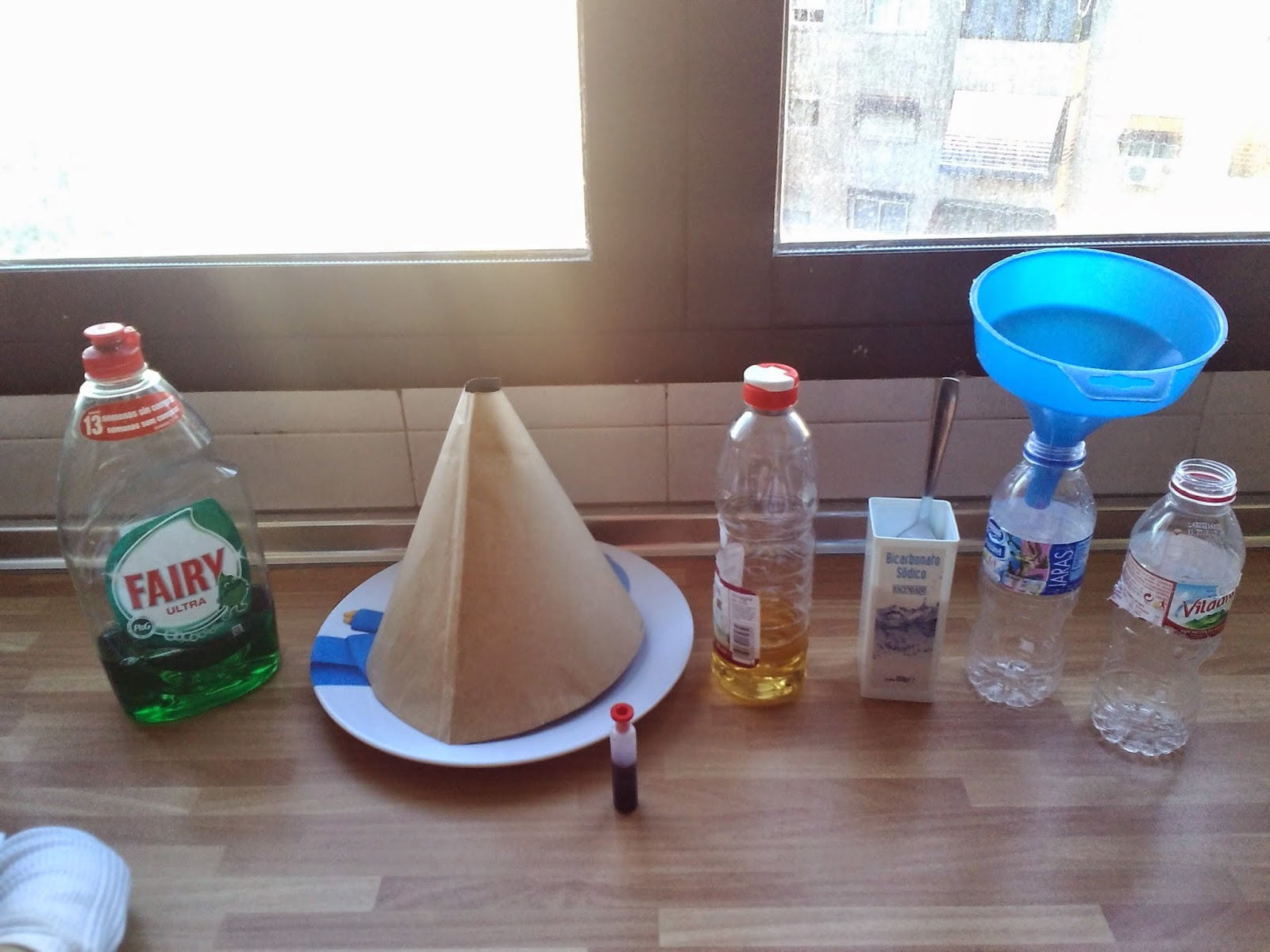 EL BLOG DE IRENE Y JAIME: EXPERIMENTO: VOLCÁN DE VINAGRE