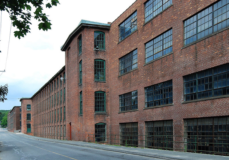 Unraveling Threads: "D" is for The Draper Corporation