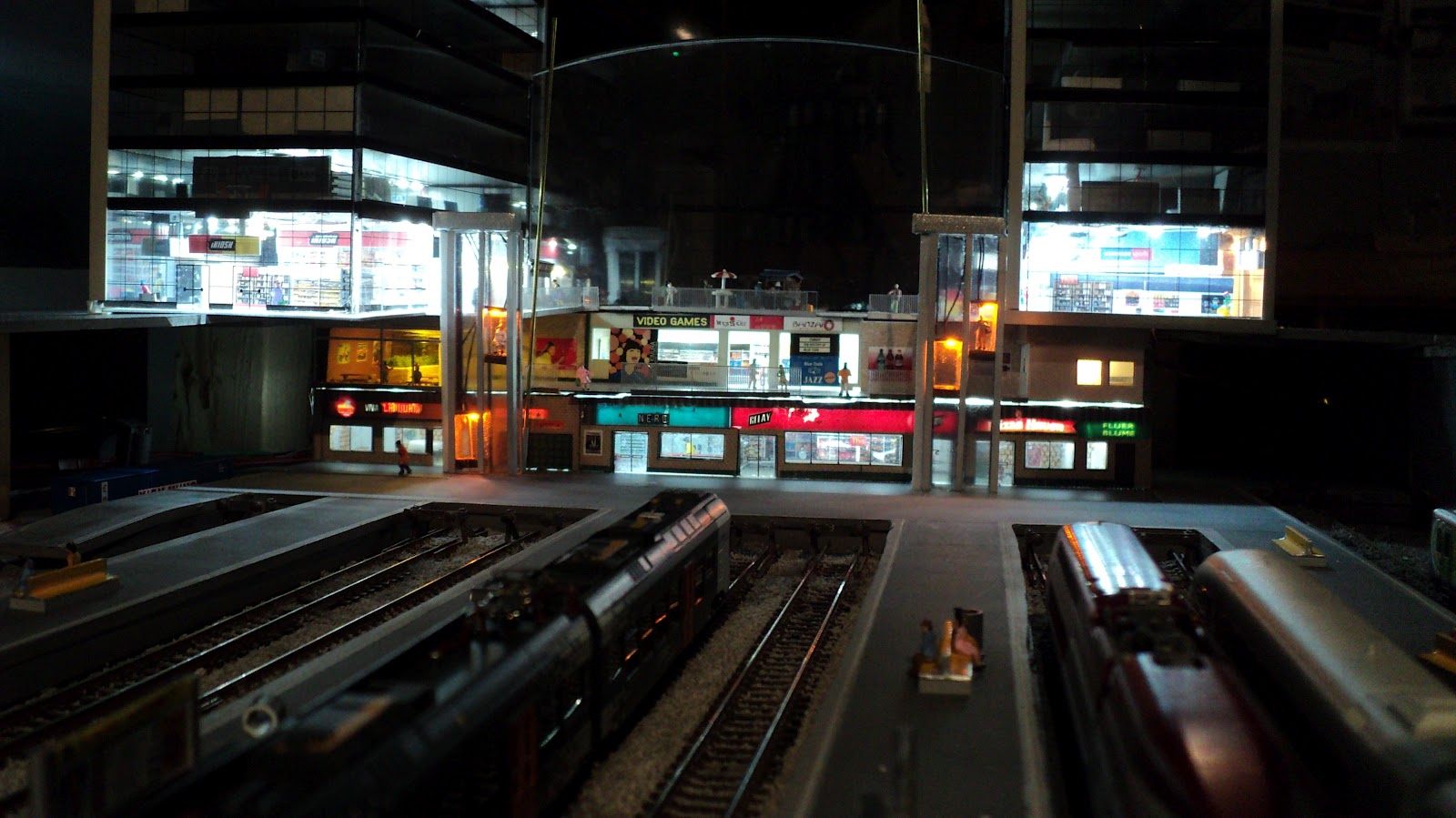 quinntopia - An N Scale blog: The Terminal Station! Interior Details!