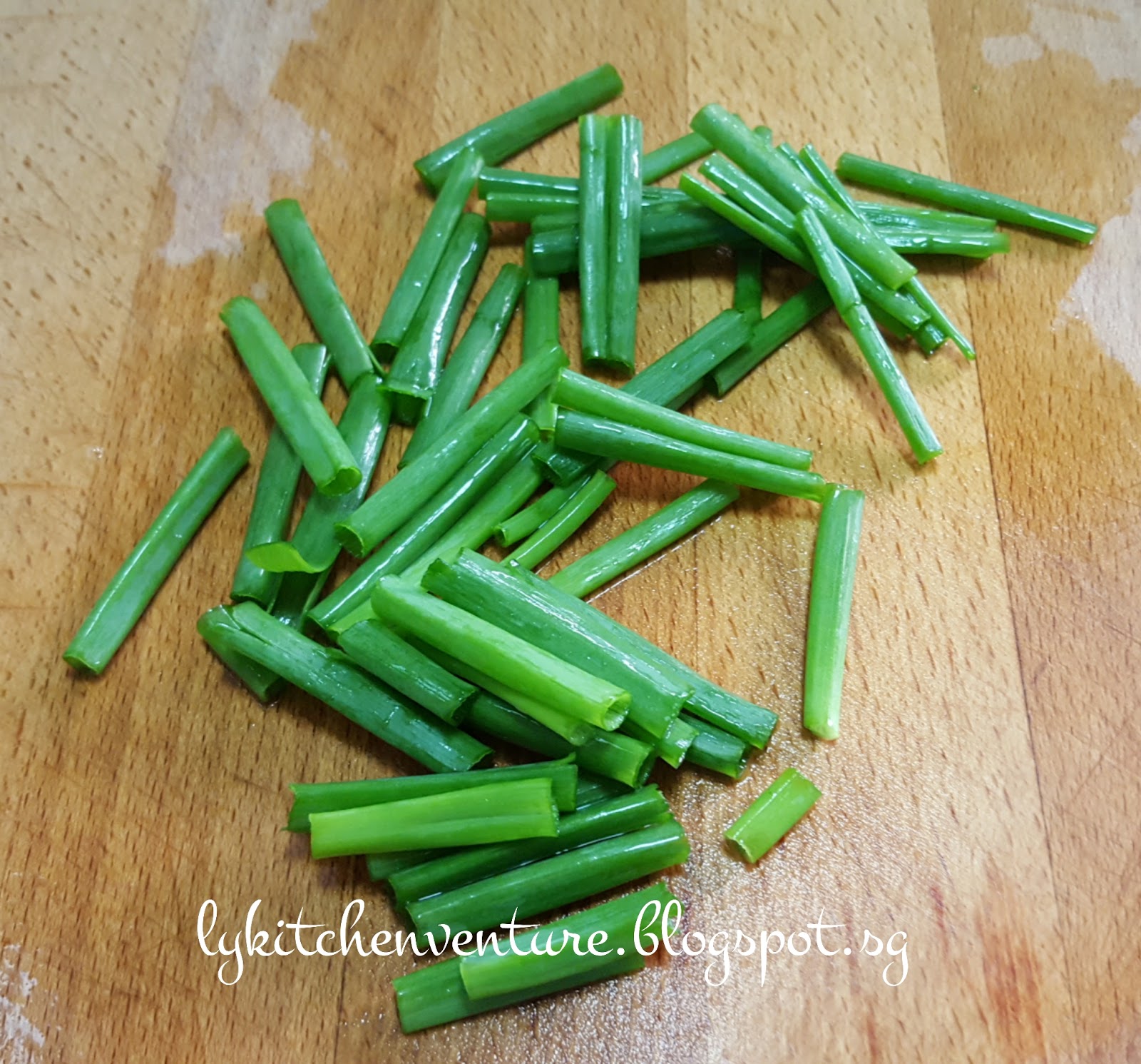 LY's Kitchen Ventures: Fried Tang Hoon (Fried Glass Noodles)