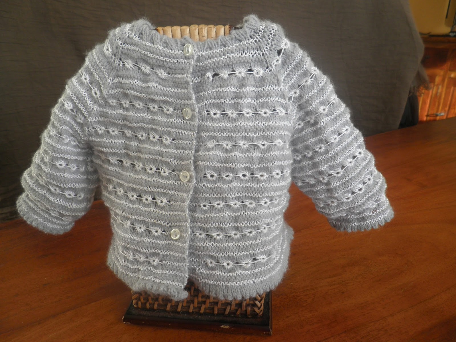 ARTES-ANAS: UN JUBÓN MODERNO CON AIRES VINTAGE, PUNTO PERUANO