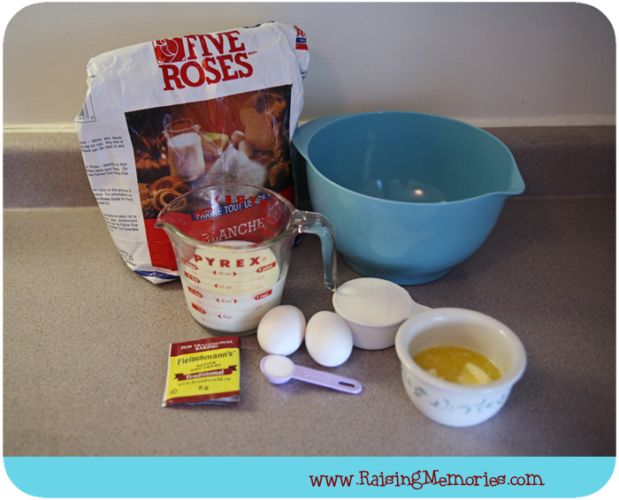 Cinnamon Roll Tutorial with LOTS of Frosting!