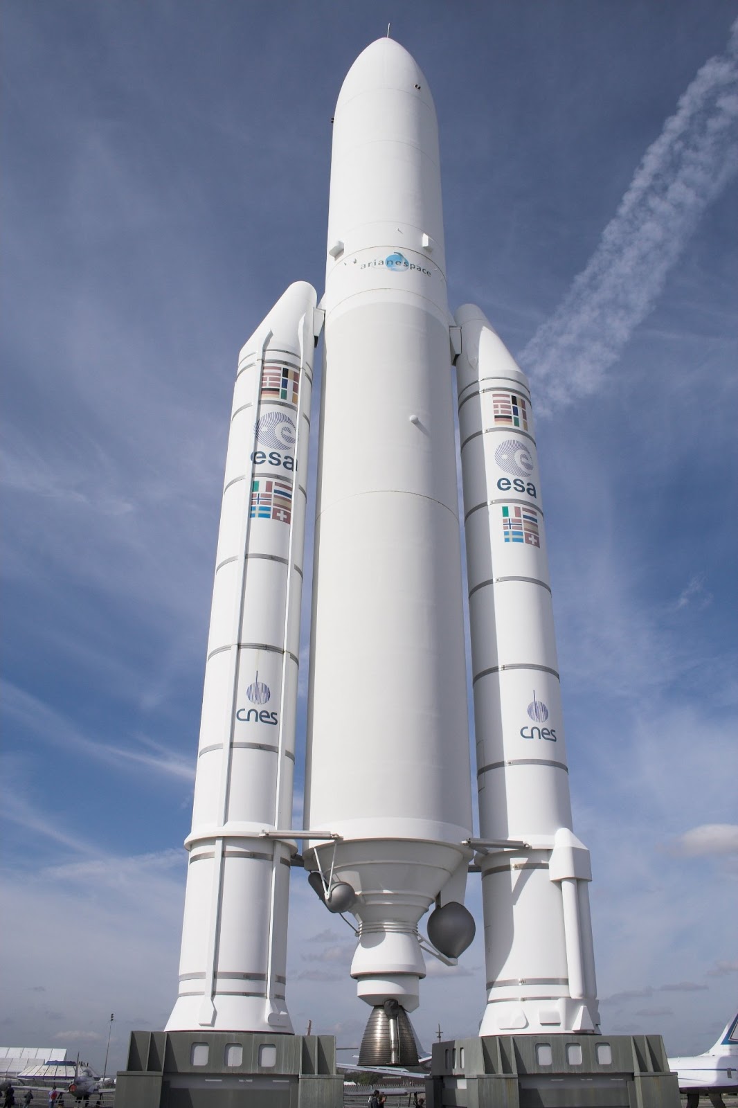 Tecnologia Espacial: Ariane 5 o maior foguete europeu