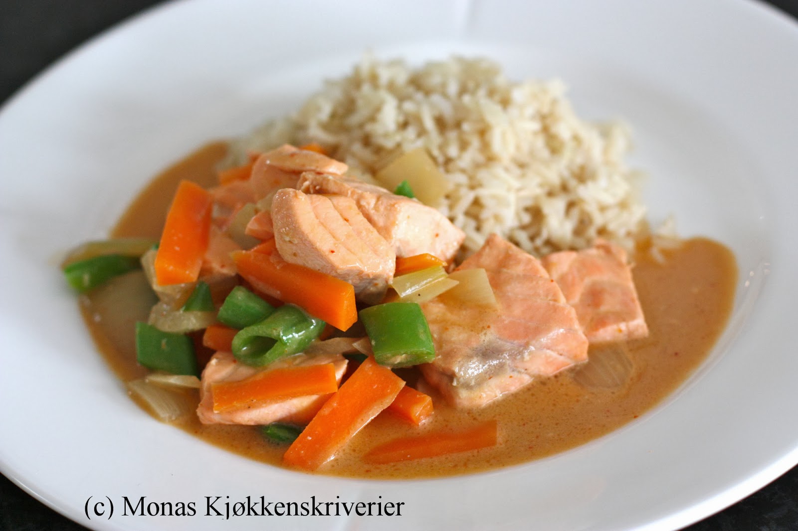 Monas Kjøkkenskriverier: Kjapp thaigryte med laks og ris