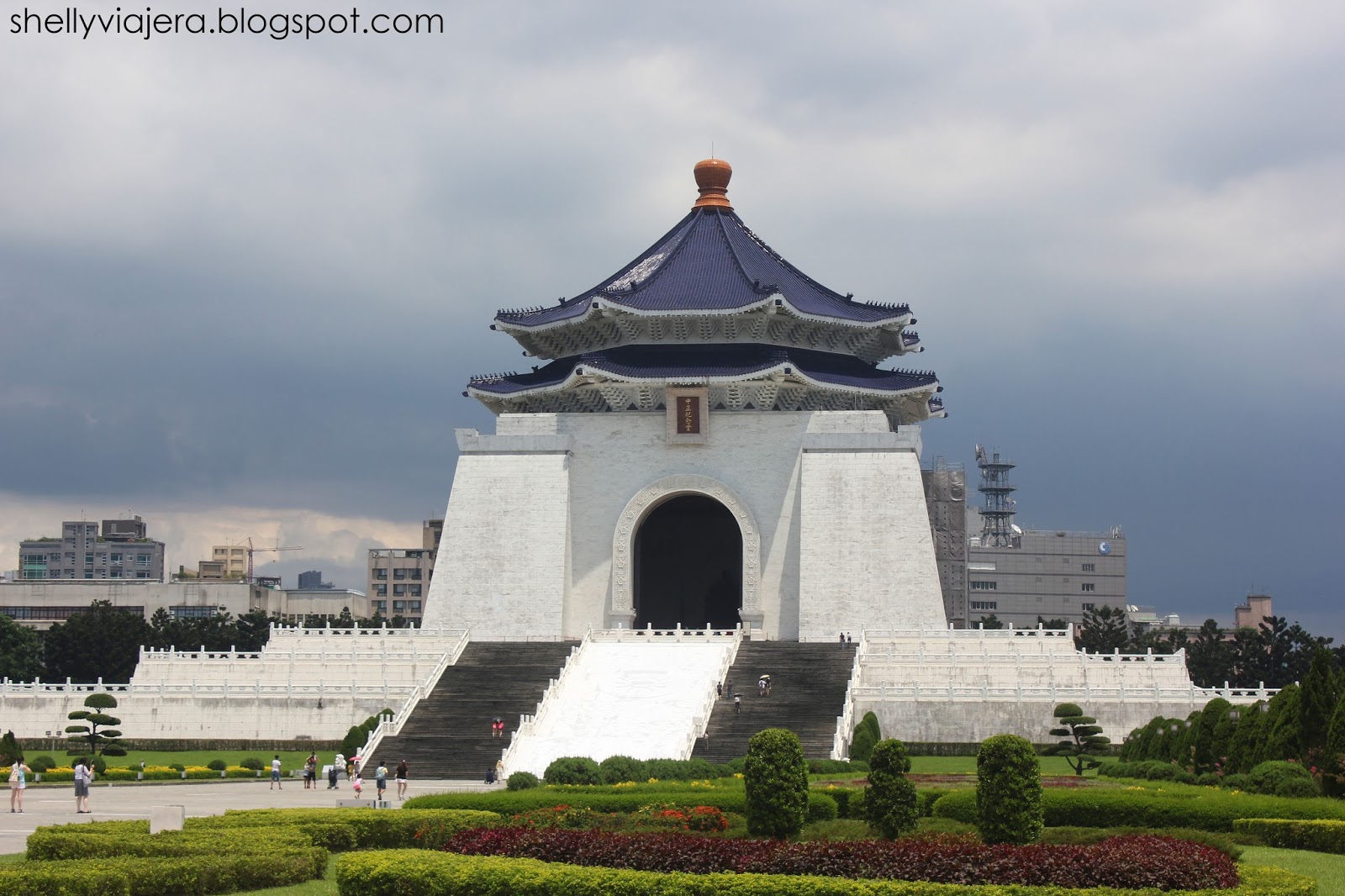 When in Taiwan: Chiang Kai-shek Memorial Hall - Shelly Viajera Travel