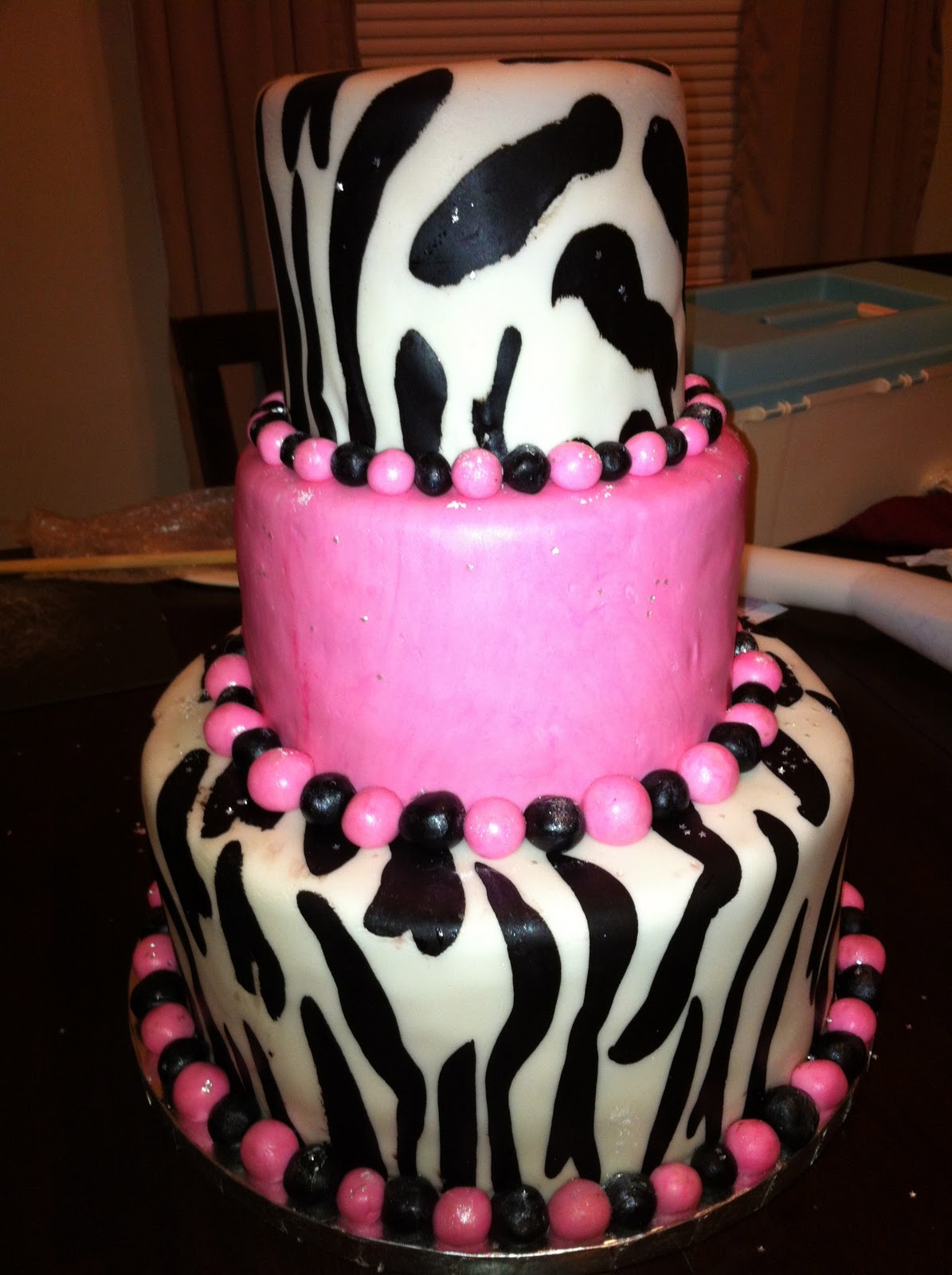 The Kiddie Kitchen: Swet 16 Cake tiger stripe cake